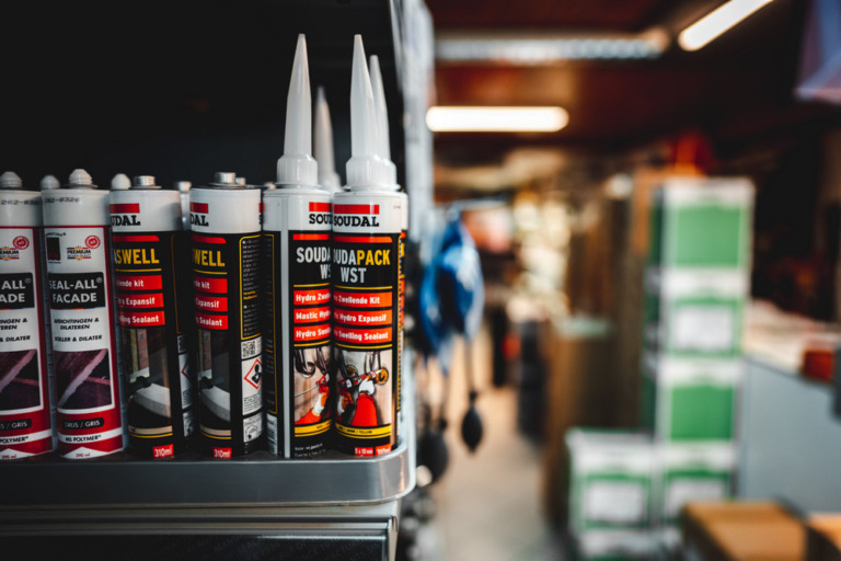 Lijmen en siliconen - Leus