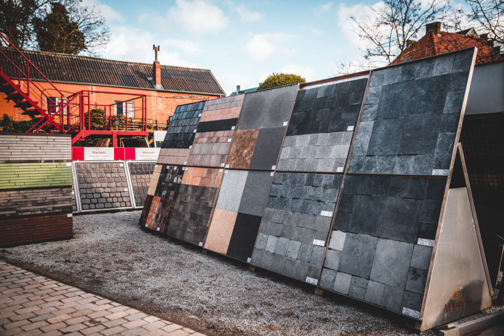 Buitentegels voor scherpe prijzen | Leus Bouwmaterialen